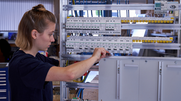 Lehrstellen - ISP Electro Solutions AG